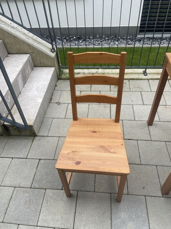 Holztisch mit 4 Stühlen (Gebraucht) in balsthal für CHF 1 – nur Abholung auf Ricardo kaufen