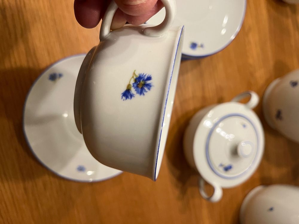 Schöner alter Kaffee-Service KAHLA, Kornblumen, 25-teilig (Gebraucht) in Watt für CHF 45 – nur ...