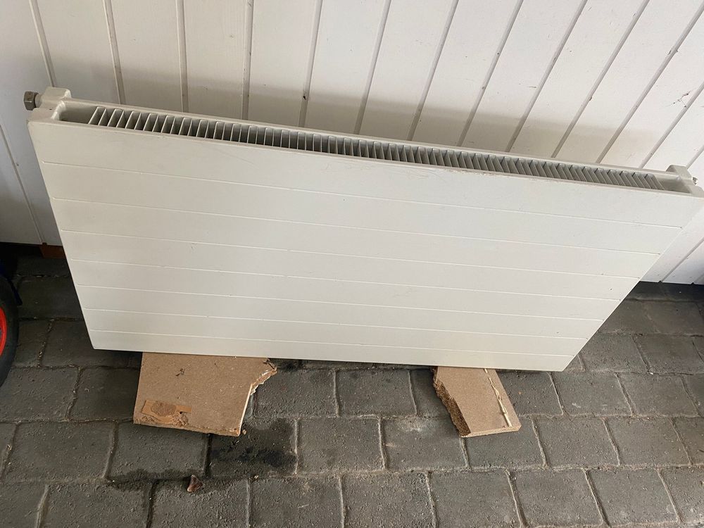 Radiator / Heizkörper mit Halterungen 110x56x10cm (Gebraucht) in Gossau SG für CHF 60 – nur ...