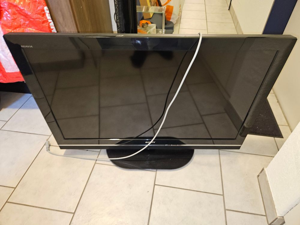 Sony Bravia TV KDL-40V5610 für 10.-- (Nachhaltigkeit) (Gebraucht) in ...