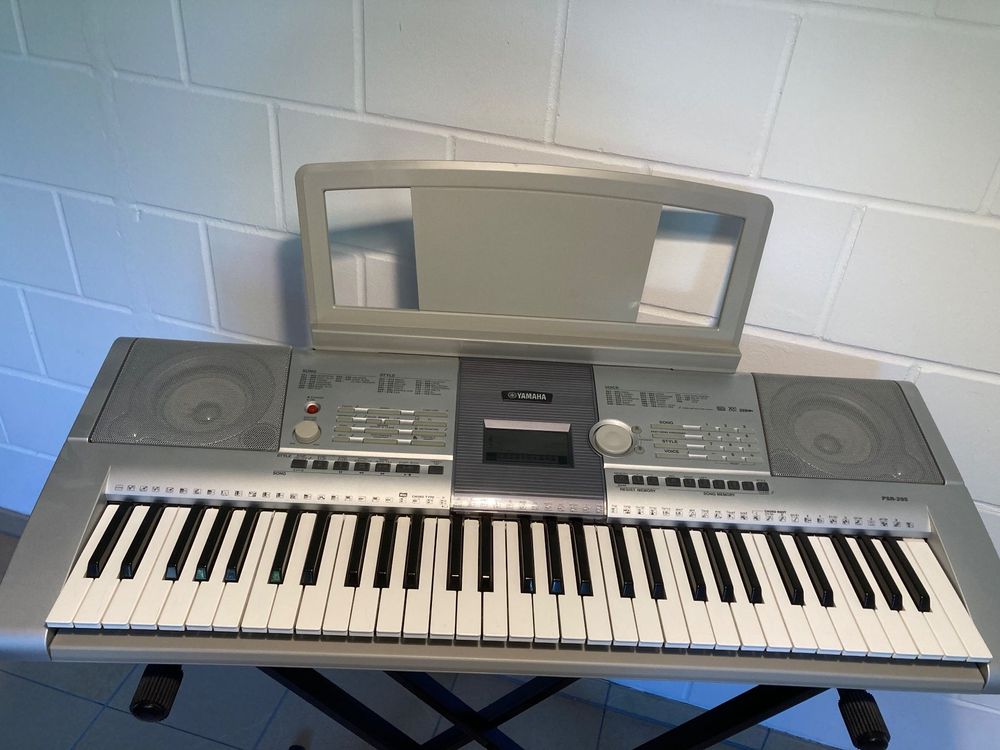 Yamaha PSR-295 Keyboard (Gebraucht) in Wahlendorf für CHF 31 – nur ...