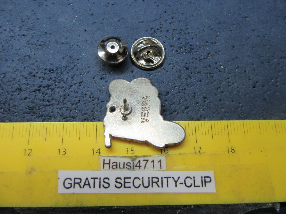 VESPA SCOOTER MOTORROLLER WEIS PIN GEPRÄGT MIT SECURITY-CLIP (Gebraucht ...