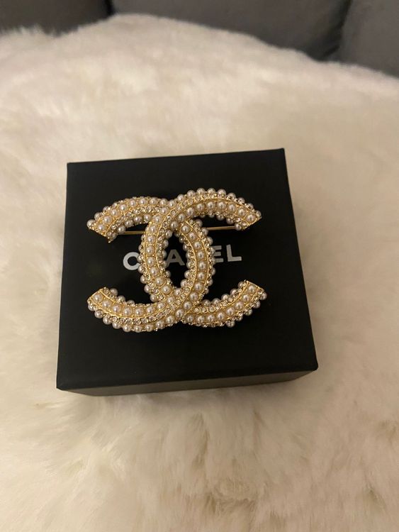 Chanel Gold Pearl XL Statement Brooch | Kaufen auf Ricardo
