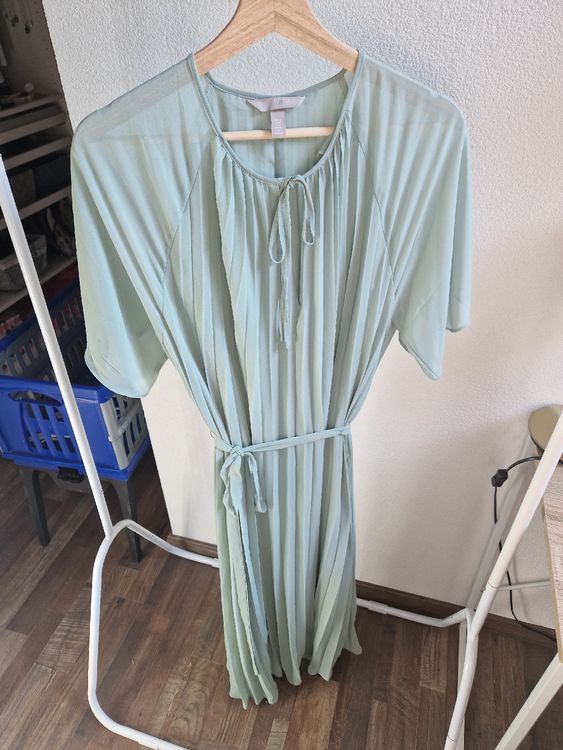 H&M - Robe T. M (Gebraucht) in Riaz für CHF 10 – mit Lieferung auf Ricardo kaufen