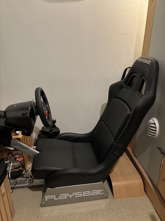Playseat und Lenkrad Logitech für Playstation | Kaufen auf Ricardo