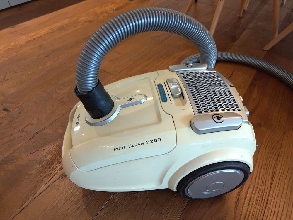 Staubsauger PrimaVista Pure Clean 2200 (Gebraucht) in Hagendorn für CHF ...
