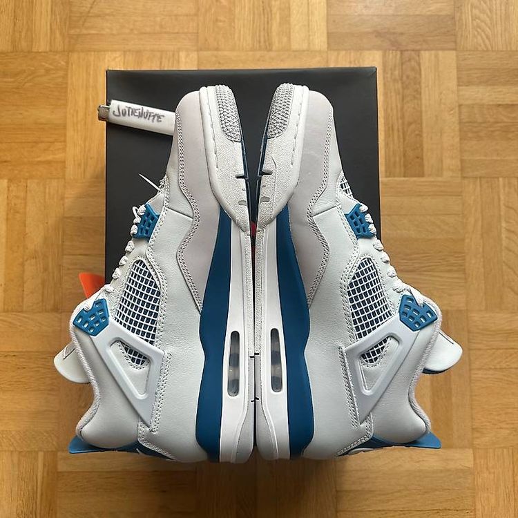 Nike Air Jordan 4 Retro, Military Blue US11 / 45, FV5029-141 (Neu und ...
