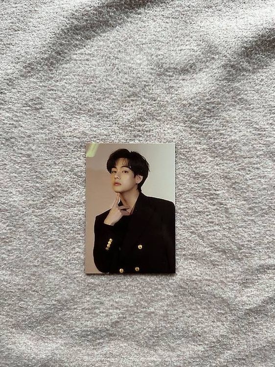 BTS HYBE Exhibition The Daydream Believers Photocard - V (Gebraucht) in Belp für CHF 4 – nur ...
