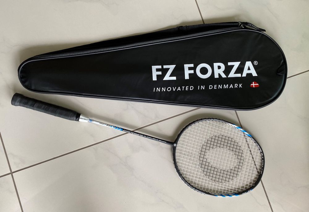 Badminton Racket FZ FORZA mit Schutzhülle (Neu (gemäss Beschreibung ...