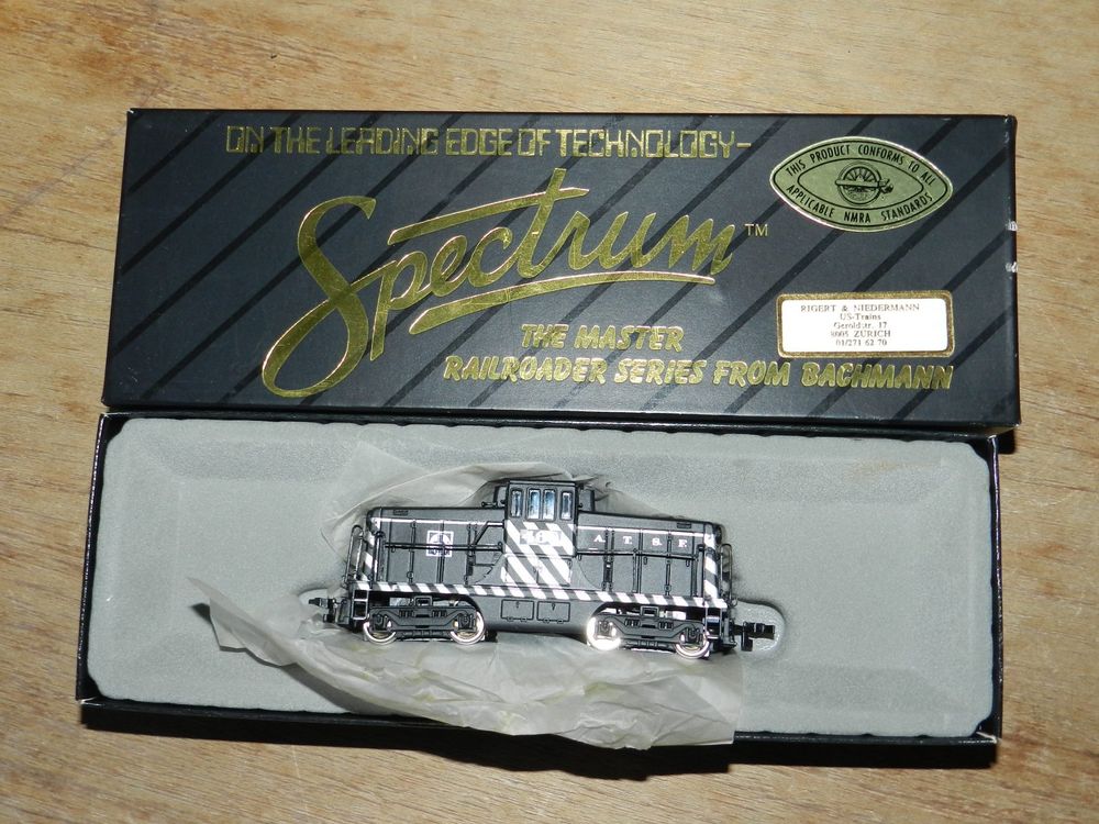 Spectrum Master H0 GL Diesellok GE 44 Switcher Santa Fe (Neu und ...