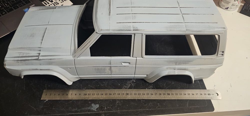 RC Car Karosserie Nissan Patrol Y60 1:10 (Defekt) in Lyss für CHF 20 ...