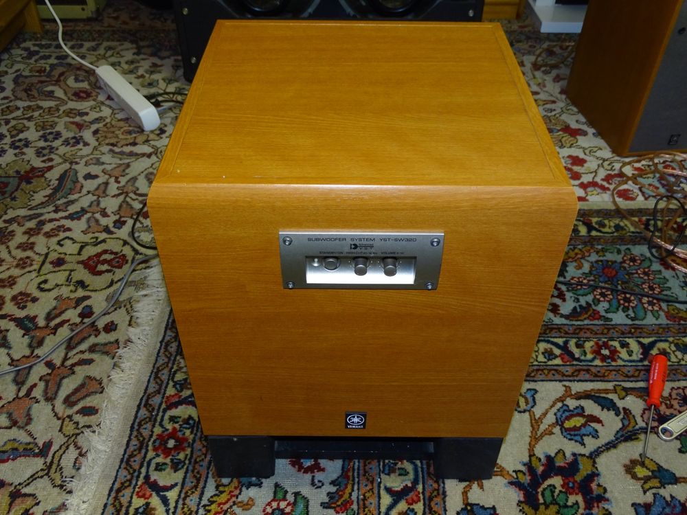 Yamaha Aktiv Subwoofer SW320 (Gebraucht) in Hirzel für CHF 55 – nur ...