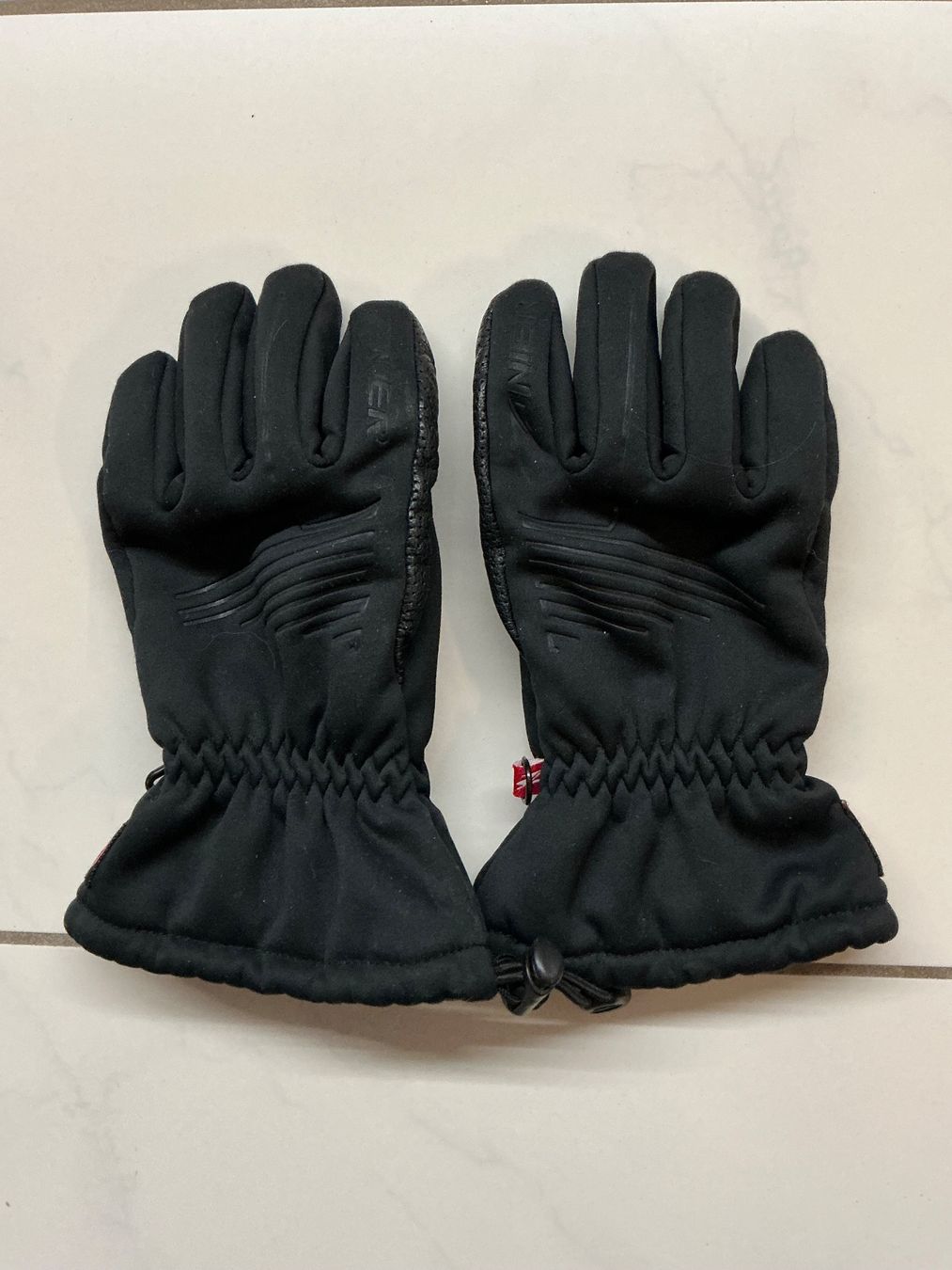 Softshell Handschuhe Ziener Kinder Gr.M 10/11 Jahre (Gebraucht) in Biel-Benken BL für CHF 12 ...