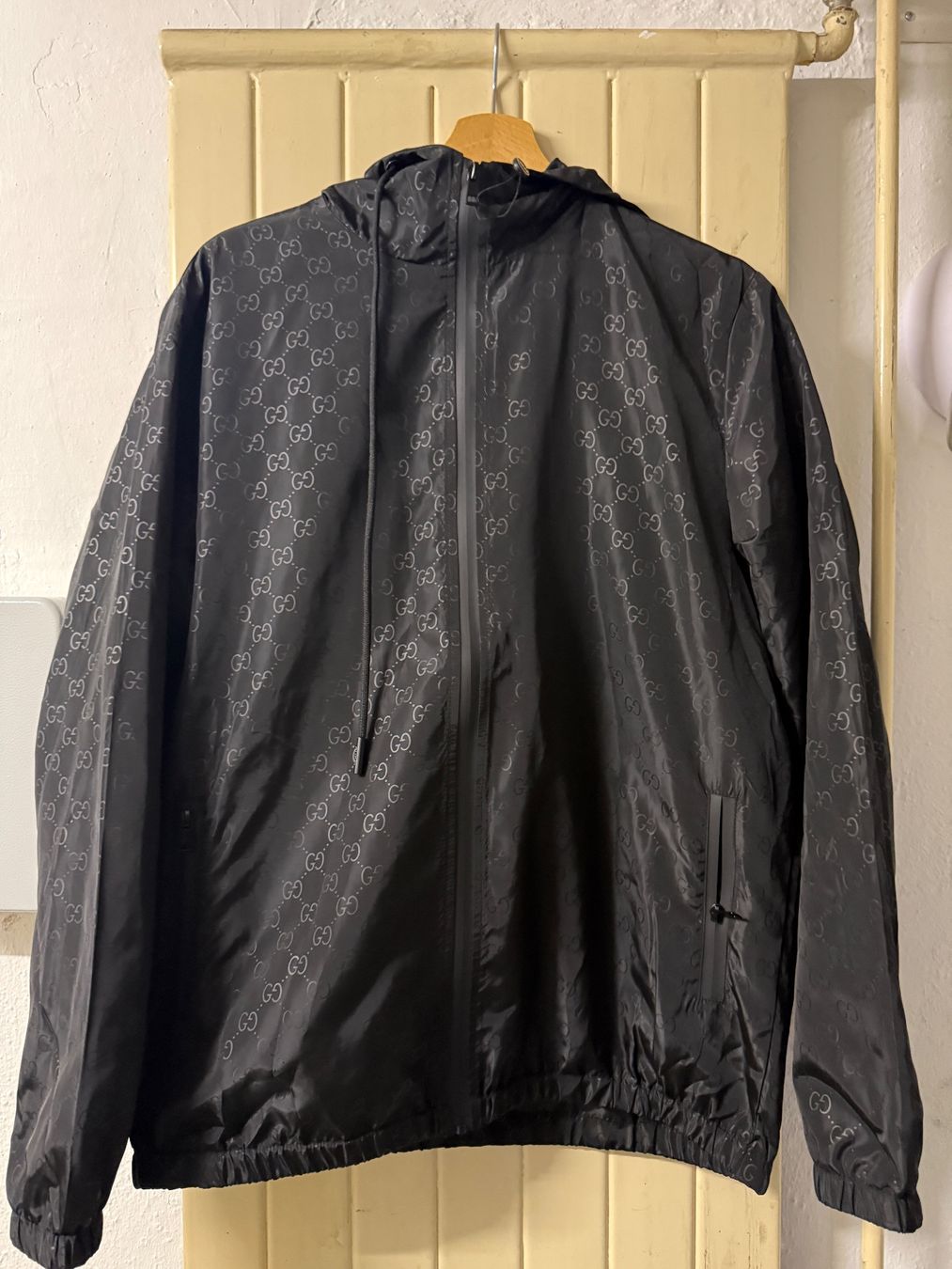 Gucci GG Logo-Jacquard Shell Hooded Jacket (Neu (gemäss Beschreibung ...