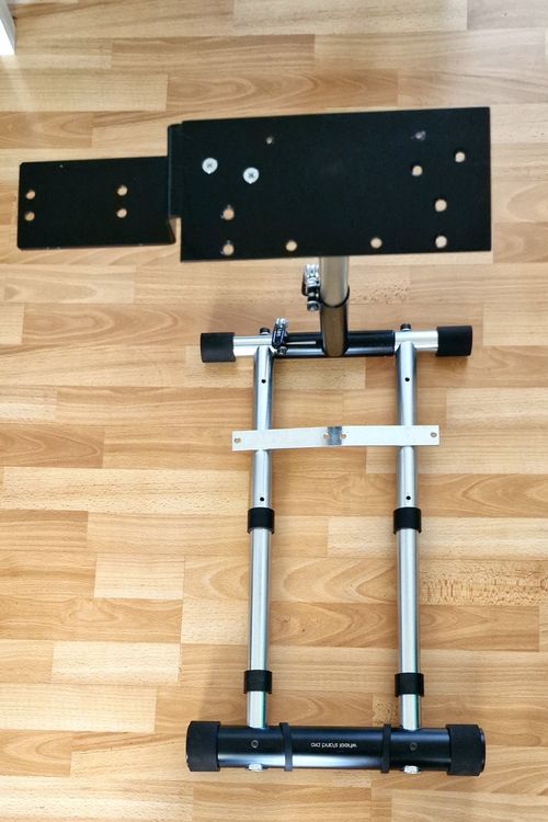 Wheel Stand Pro Deluxe V2 Lenkrad und Pedalständer | Kaufen auf Ricardo