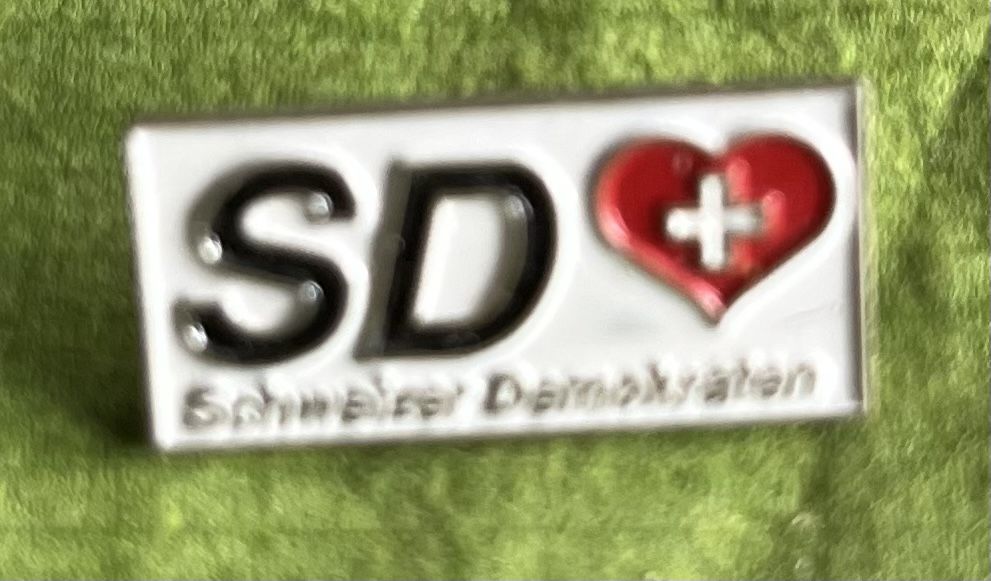 SD Schweiz 🇨🇭 Pin (Gebraucht) in Itingen für CHF 3 – mit Lieferung auf ...