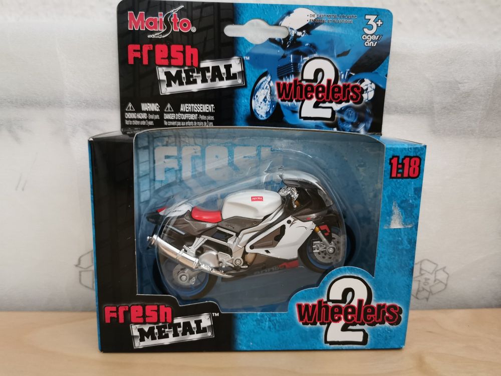Motorrad MAISTO Fresh Metal APRILIA RSV1000R weiss 1:18 NEU (Neu und ...