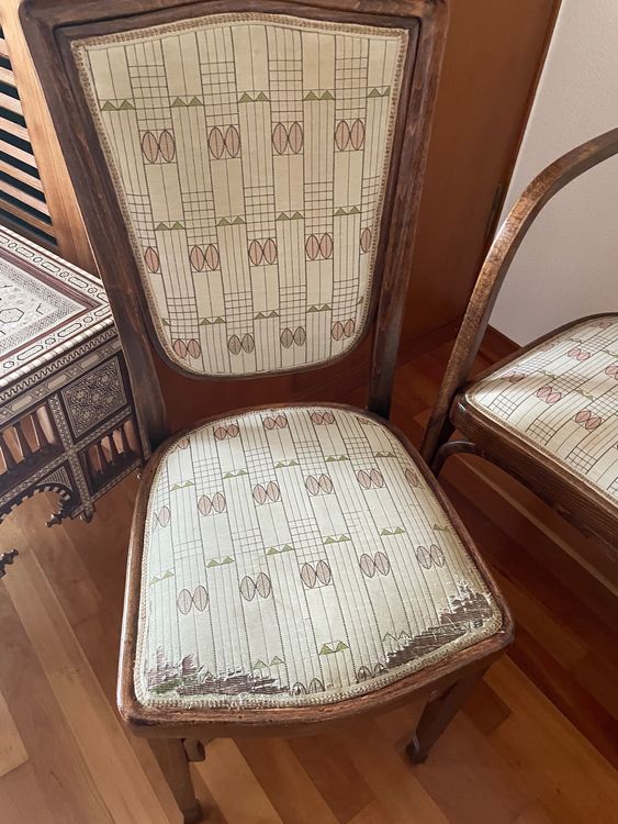 Antiker Holzstuhl mit Stoffbezug Wiener Werkstätte (Gebraucht) in Mettmenstetten für CHF 50 ...