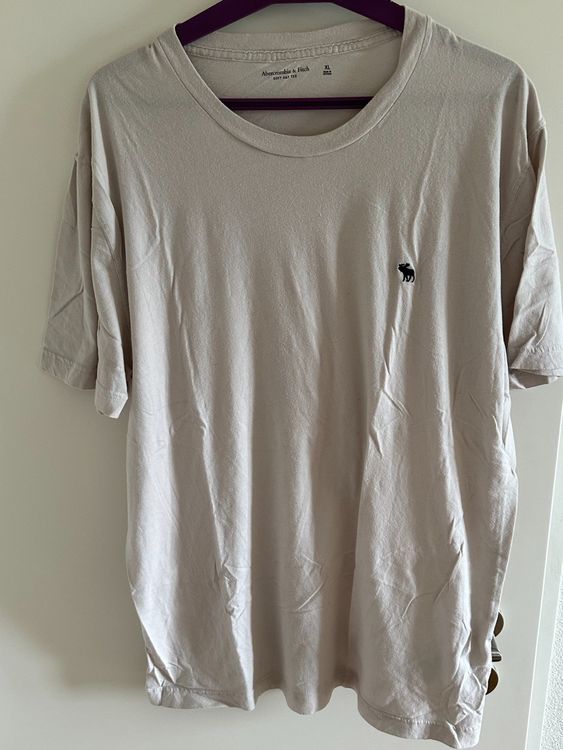 T-shirt Abercrombie & Fitch (Gebraucht) in Bulle für CHF 8 – mit Lieferung auf Ricardo kaufen