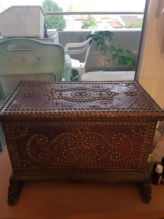 Coffre ancien en bois, cuir, clous en laiton | Kaufen auf Ricardo