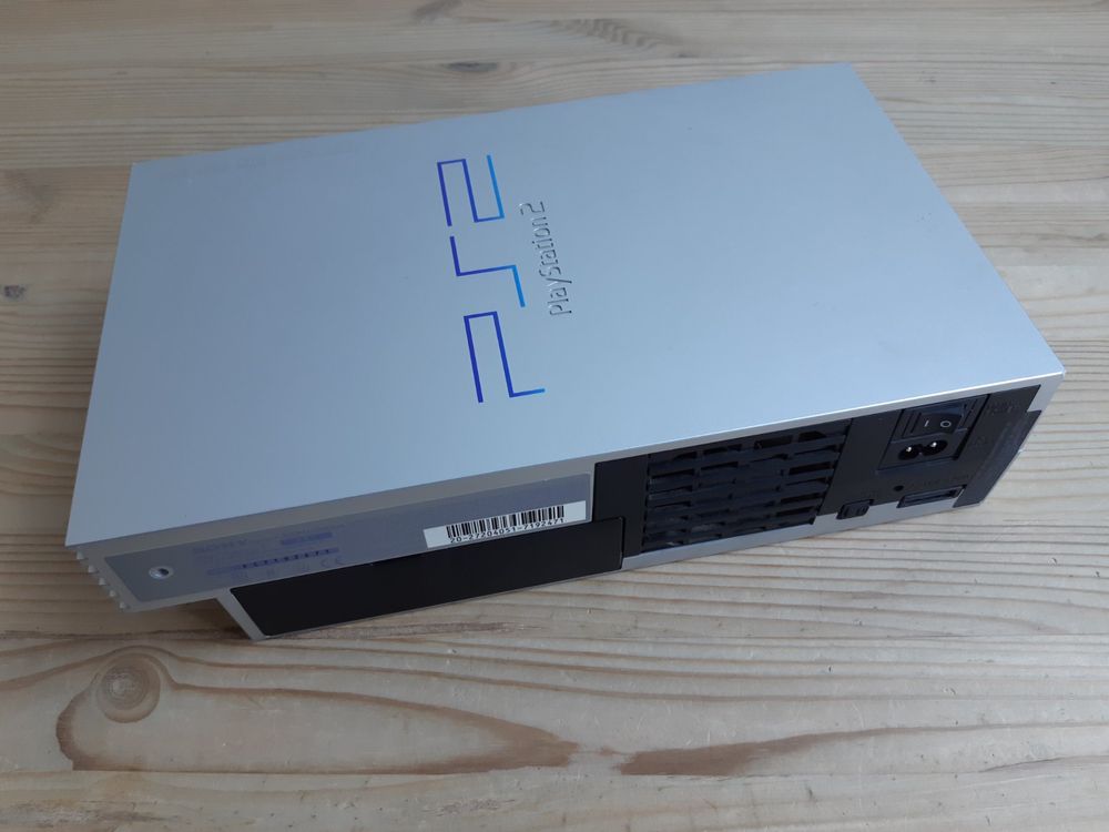 SONY Playstation 2 PS2 Satin Silver silber mit Zubehör | Kaufen auf Ricardo