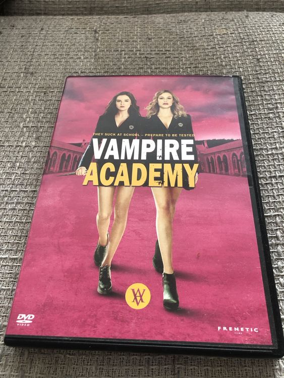 Vampire Academy (Gebraucht) in Sachseln für CHF 5 – mit Lieferung auf Ricardo kaufen