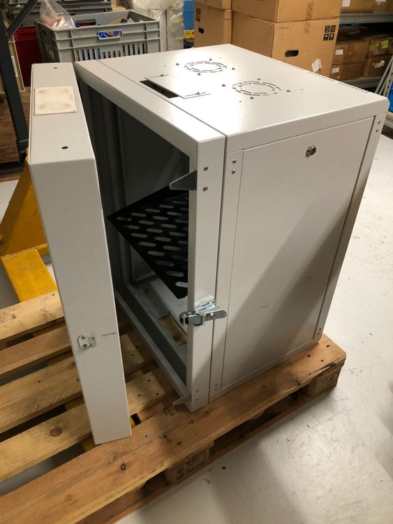 EDV Schrank Rack (Gebraucht) in Balterswil für CHF 60 – nur Abholung ...