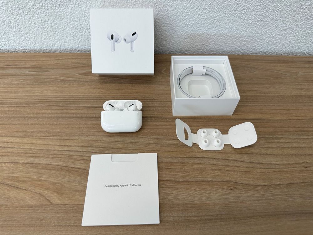 AirPods Pro with Wireless Charing Case (Original Apple) (Defekt) in ...