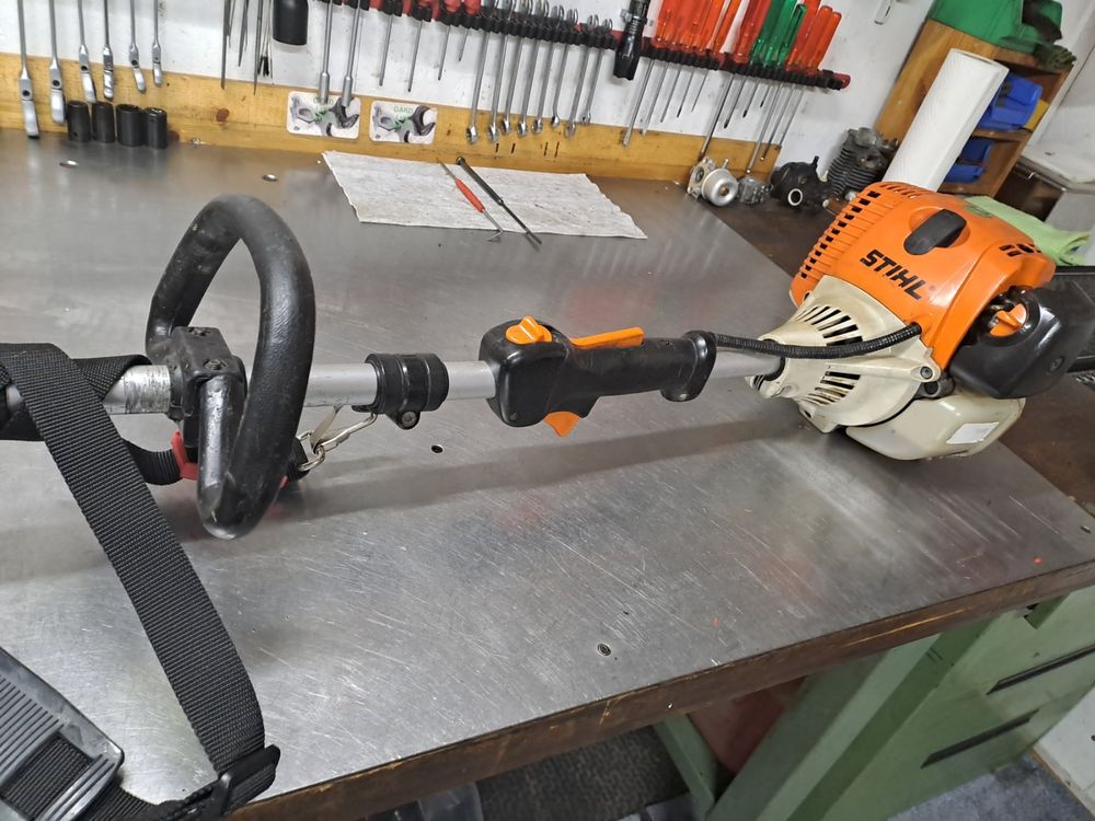 Stihl Rasentrimmer FS100R (Gebraucht) in Bilten für CHF 299 – nur ...