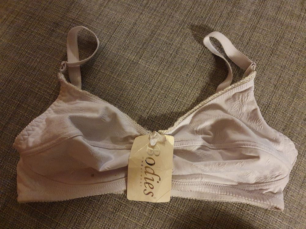 Bodies Underwear BH 100D (Neu und originalverpackt) in Grandval für CHF ...