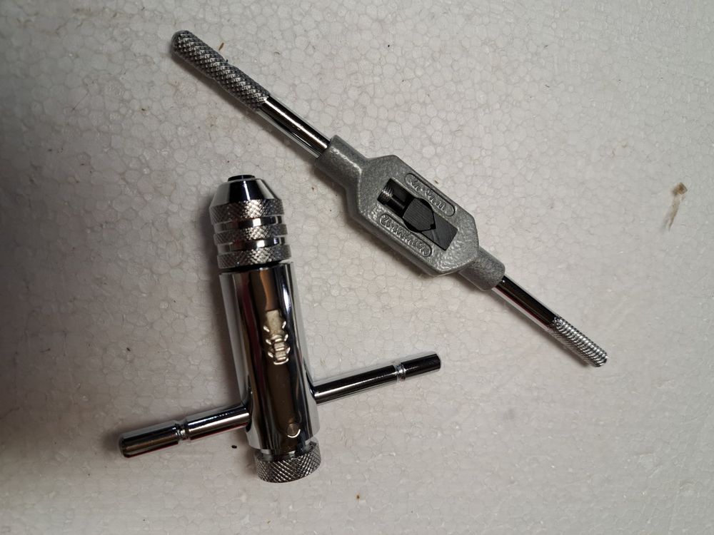2 teilig Windeisen und Rätsche Gewindebohrer Ratsche (Neu (gemäss ...