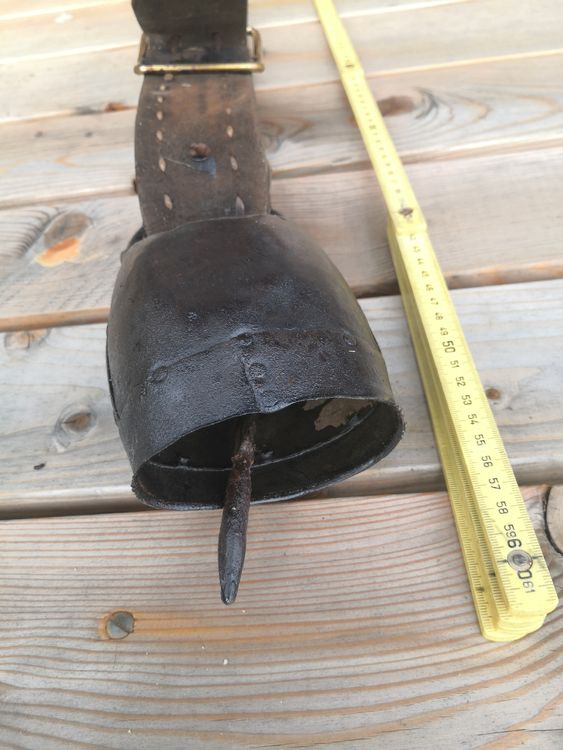 cloche de vache ancienne, en fer (Gebraucht) in Evilard für CHF 32 – mit Lieferung auf Ricardo ...