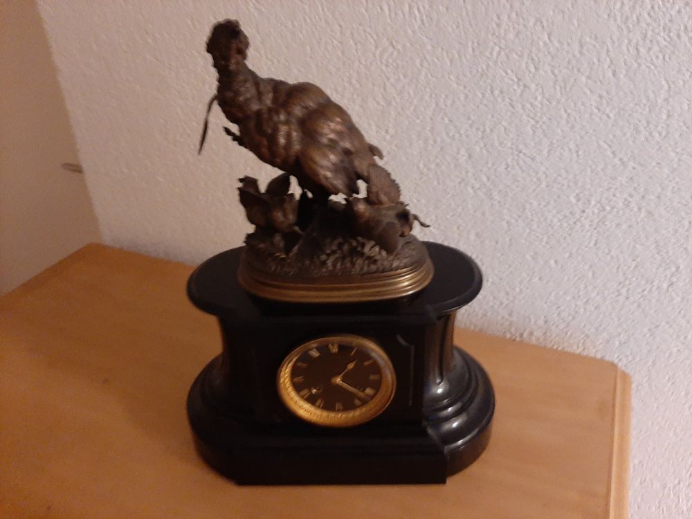 Antike Kaminuhr mit Bronze (Gebraucht) in Subingen für CHF 350 – nur Abholung auf Ricardo kaufen