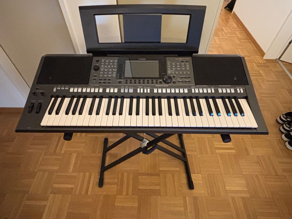 Keyboard Yamaha psr-S770 (Gebraucht) in Luzern für CHF 500 – nur ...