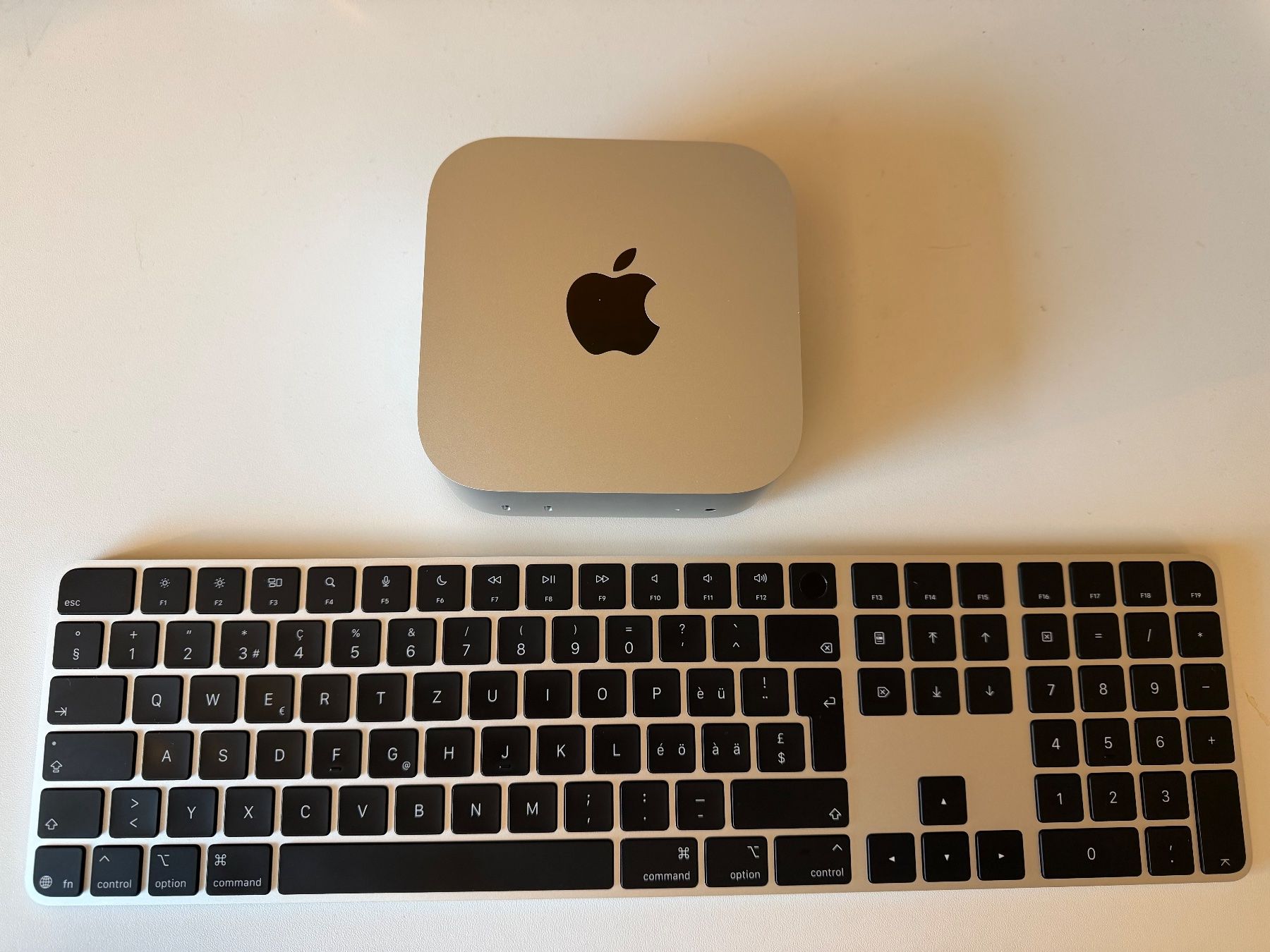 Mac mini 2024 M4 Pro 512 GB / 24 GB inkl. Magic Keyboard (Gebraucht) in ...