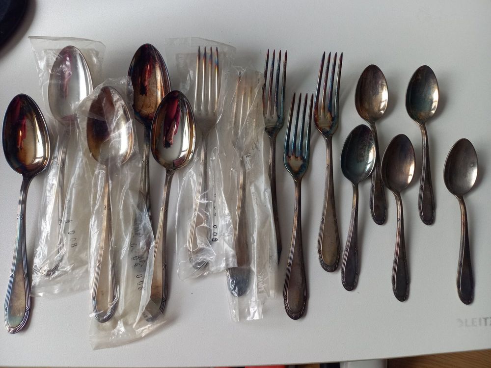 Silberbesteck Patent 90: je 5 Esslöffel, Gabeln, Teelöffel (Gebraucht) in Wengi b. Frutigen für ...