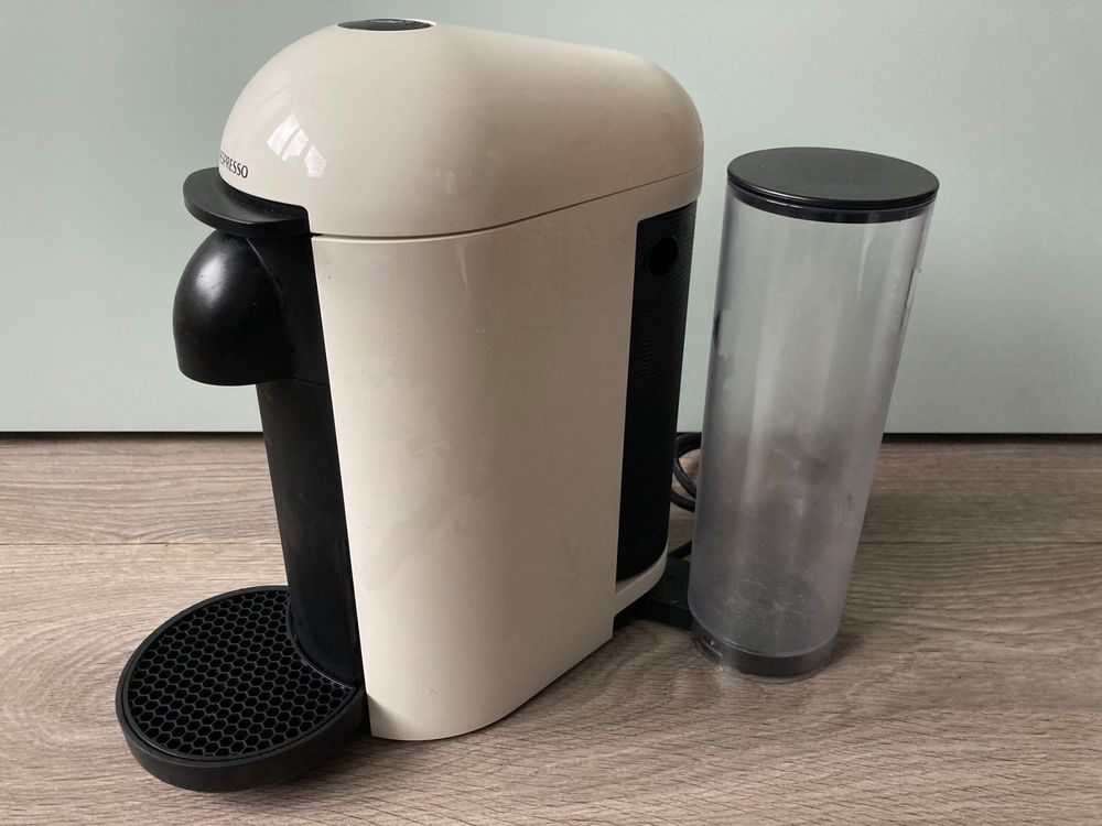Nespresso / Vertuo Plus GCB2 / Weiss / wie neu / inkl. OVP (Gebraucht ...