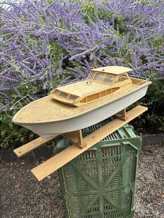 Modellschiff Commodore Graupner (Gebraucht) in Reinach BL für CHF 42 ...