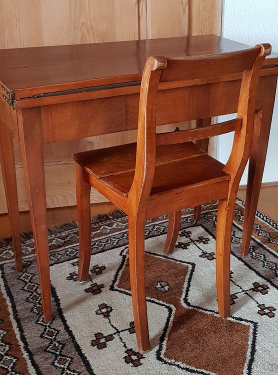 Tisch mit zwei Stühlen | Kaufen auf Ricardo