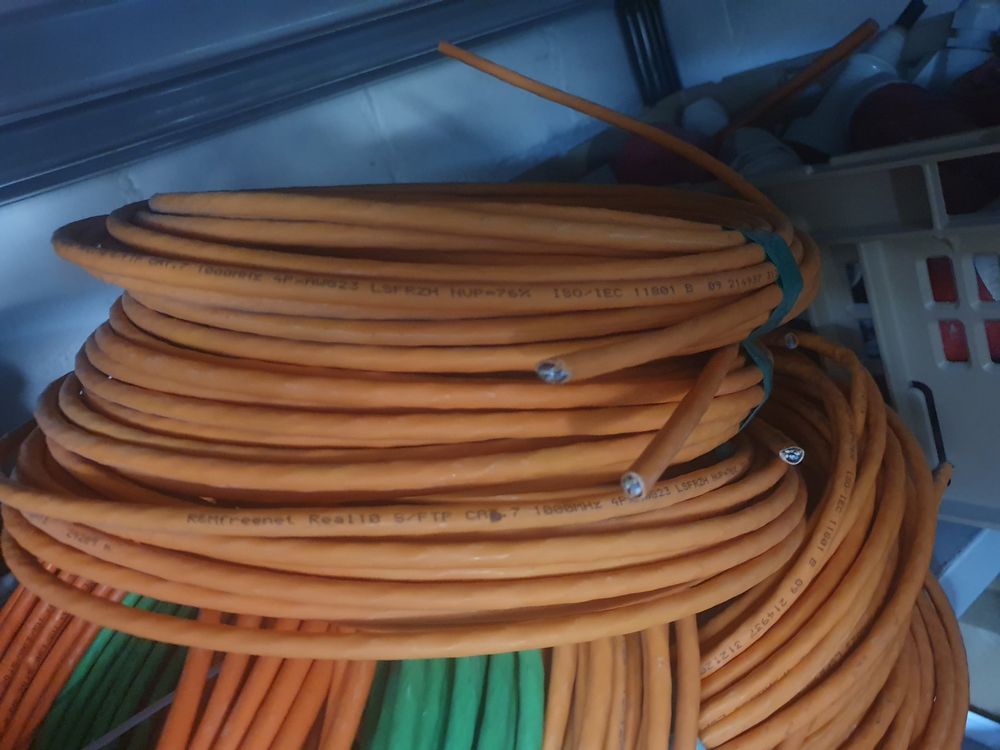LAN Verlegekabel Datenkabel Kat7 Cat7 14m UKV (Gebraucht) in Zürich für ...