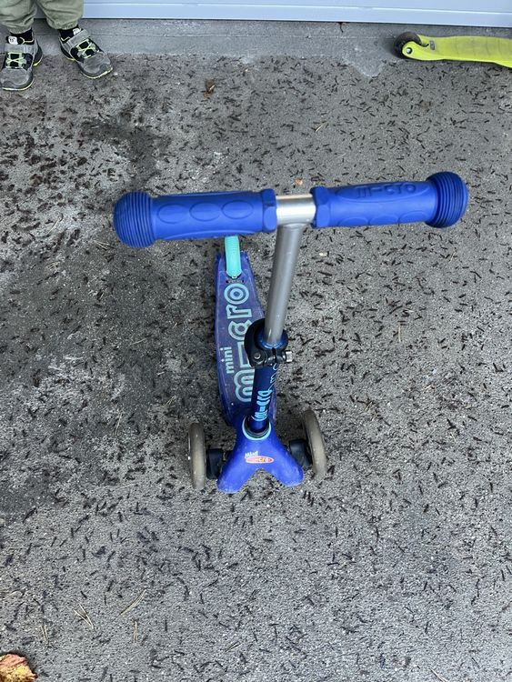 Micro Scooter Mini blau dreirädrig inkl.Sitz (Gebraucht) in Messen für CHF 10 – mit Lieferung ...