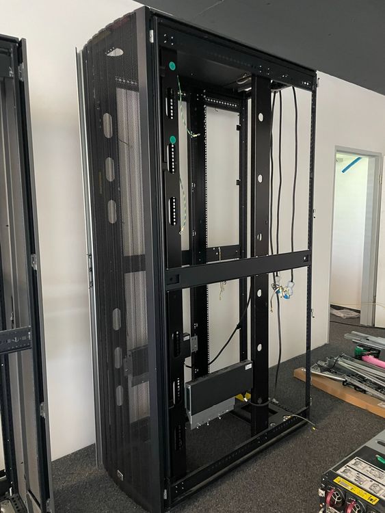 HP Server Rack 47U mit Rollen | Kaufen auf Ricardo