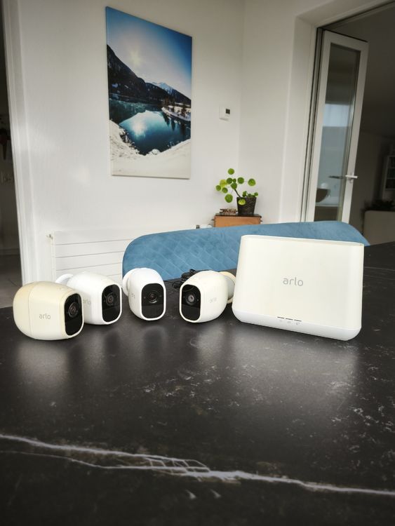Arlo Pro 2 Set mit 4 Kameras und Basisstation (Gebraucht) in Rütihof ...