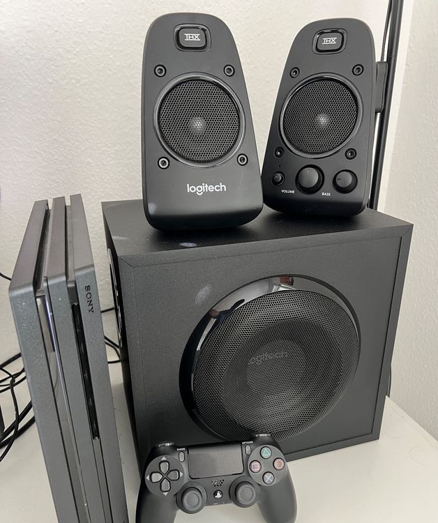 Combo offer PS4 Pro + Logitech Z623 Lautsprecher (Gebraucht) in ...