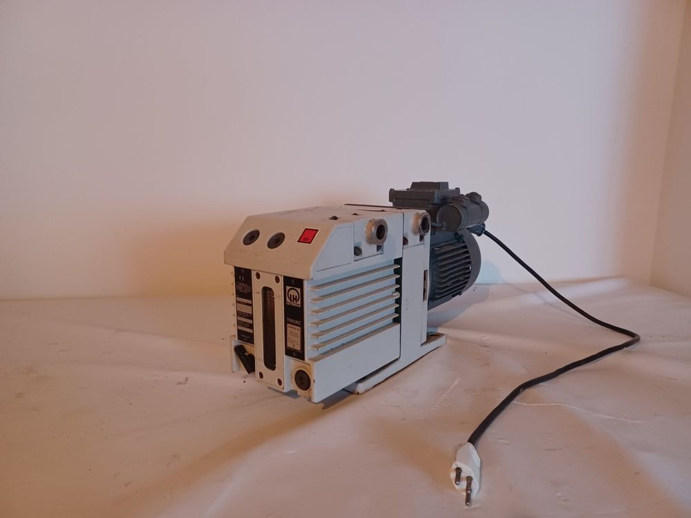 Leybold Heraeus Vakuumpumpe D8B (Gebraucht) in Schupfart für CHF 499 ...