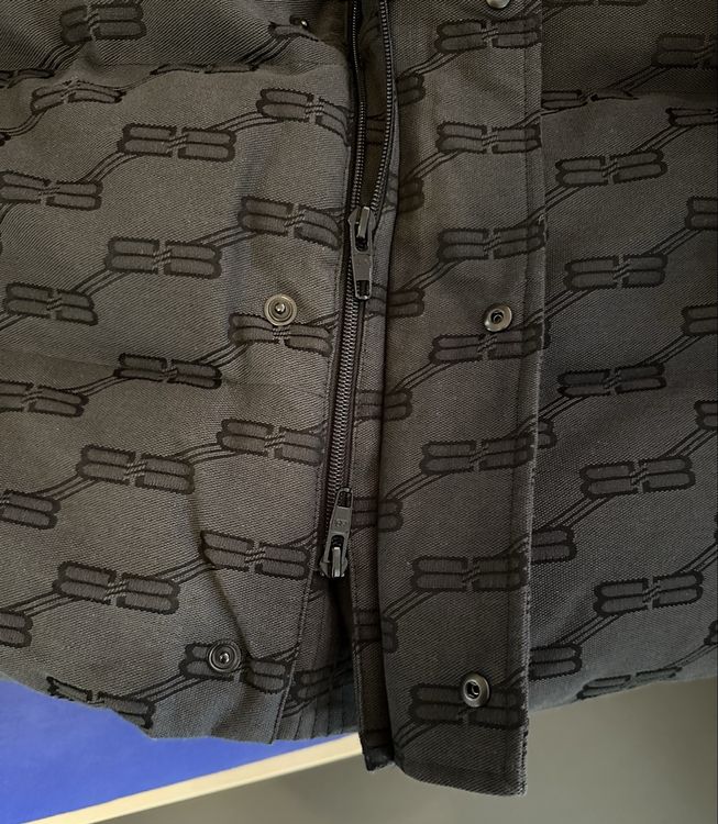 Balenciaga monogram padded jacket (Neu (gemäss Beschreibung)) in ...
