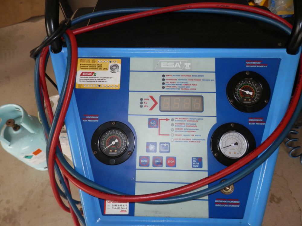 Klimagerät R134a inkl. Flaschen (Gebraucht) in Bilten für CHF 1250 – nur Abholung auf Ricardo kaufen