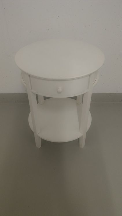 Rundes, weisses Beistelltischli mit Schublade | Kaufen auf Ricardo