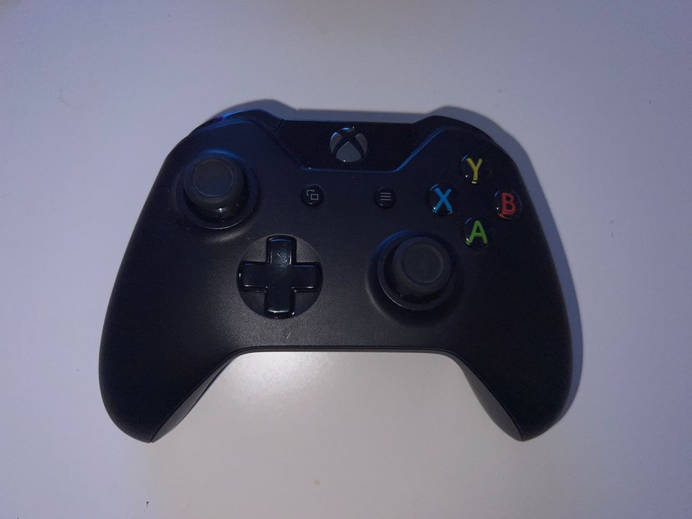 Xbox One Wireless Controller schwarz | Kaufen auf Ricardo