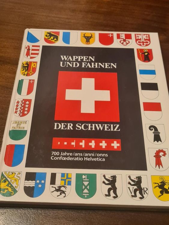 Wappen und Fahnen der Schweiz (Gebraucht) in Seftigen für CHF 1 – mit Lieferung auf Ricardo kaufen